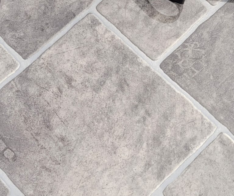 Luna Vinyl By Octavian - Carpet Monster